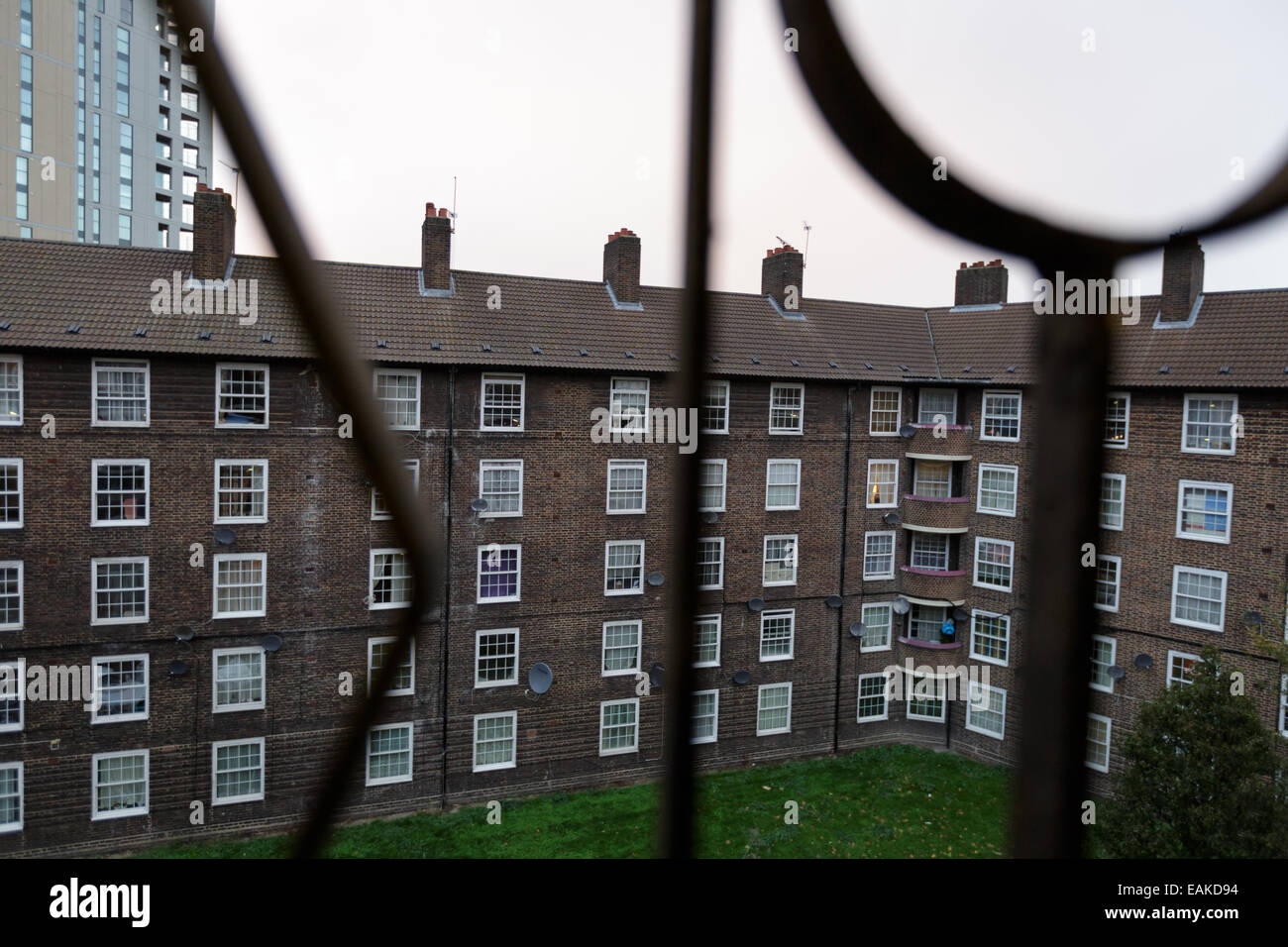 Council flats in south london hi-res stock photography and images - Alamy