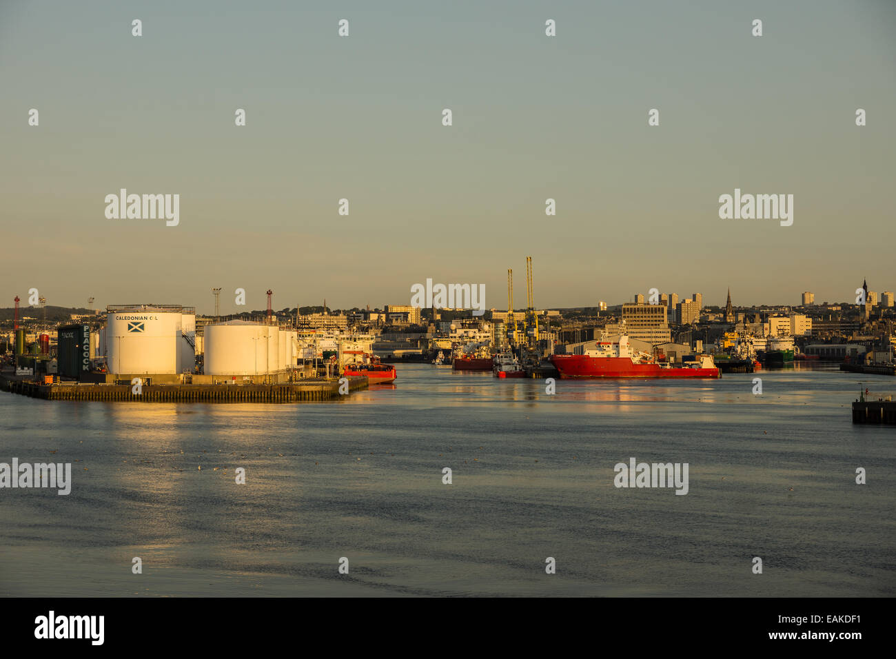 Central basin hi-res stock photography and images - Alamy