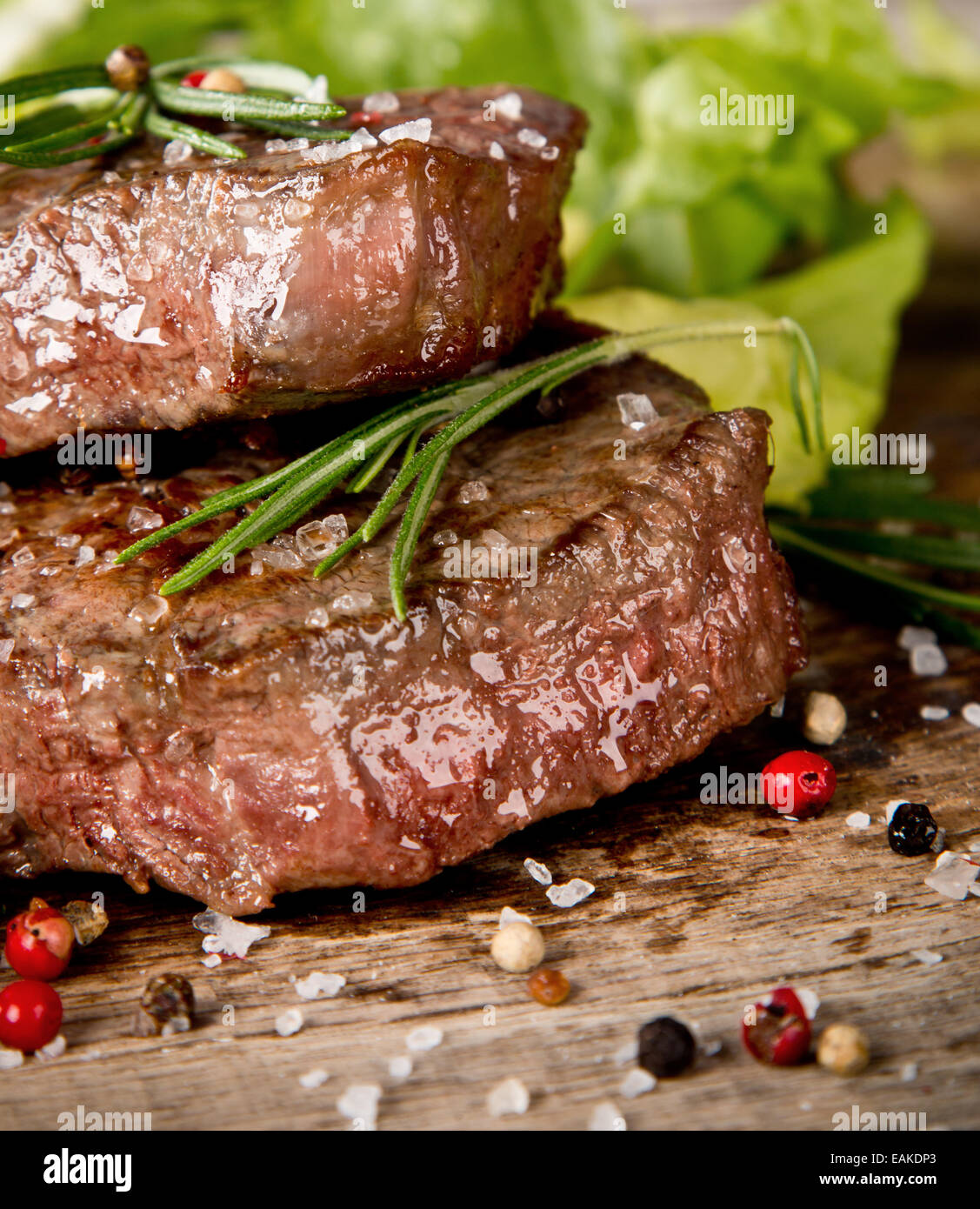 Cooked beef steaks hi-res stock photography and images - Alamy