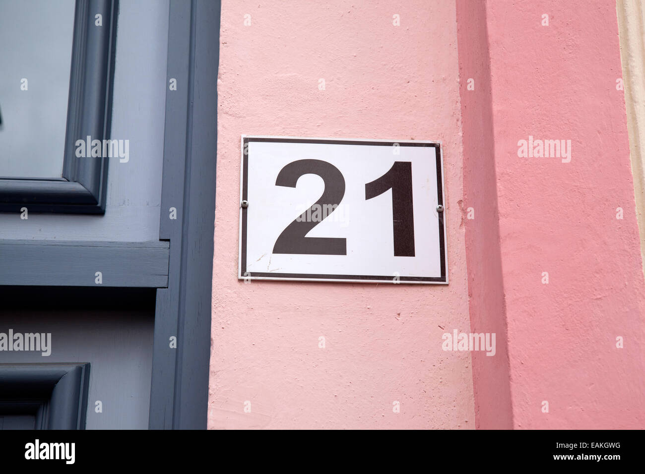 Number Twenty-One in Pink Wall Stock Photo - Alamy