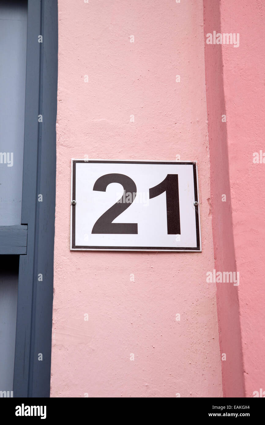 Number Twenty-One in Pink Wall Stock Photo - Alamy