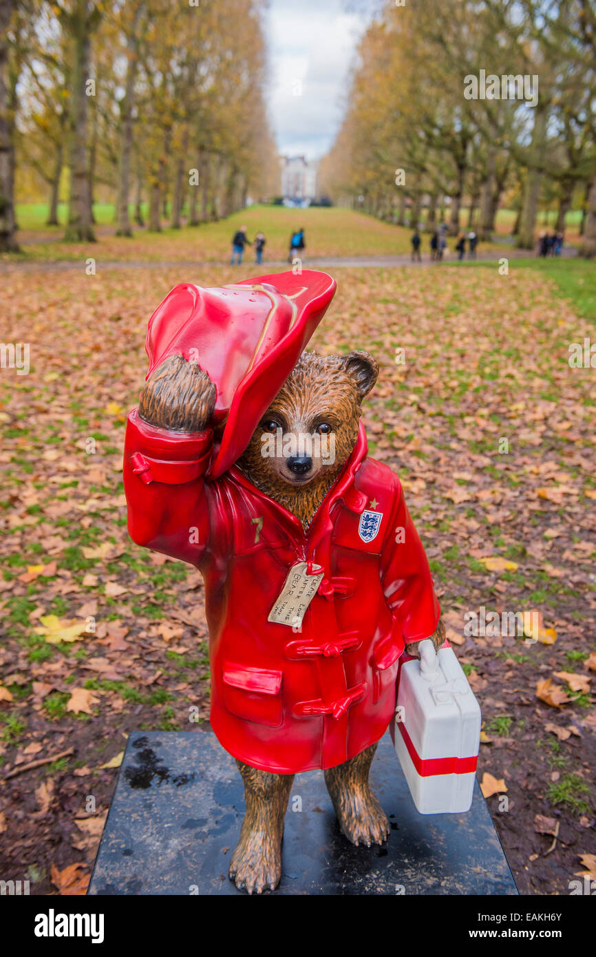 London, UK. 17th Nov, 2014. The Bear (Golden Paws) designed by David ...