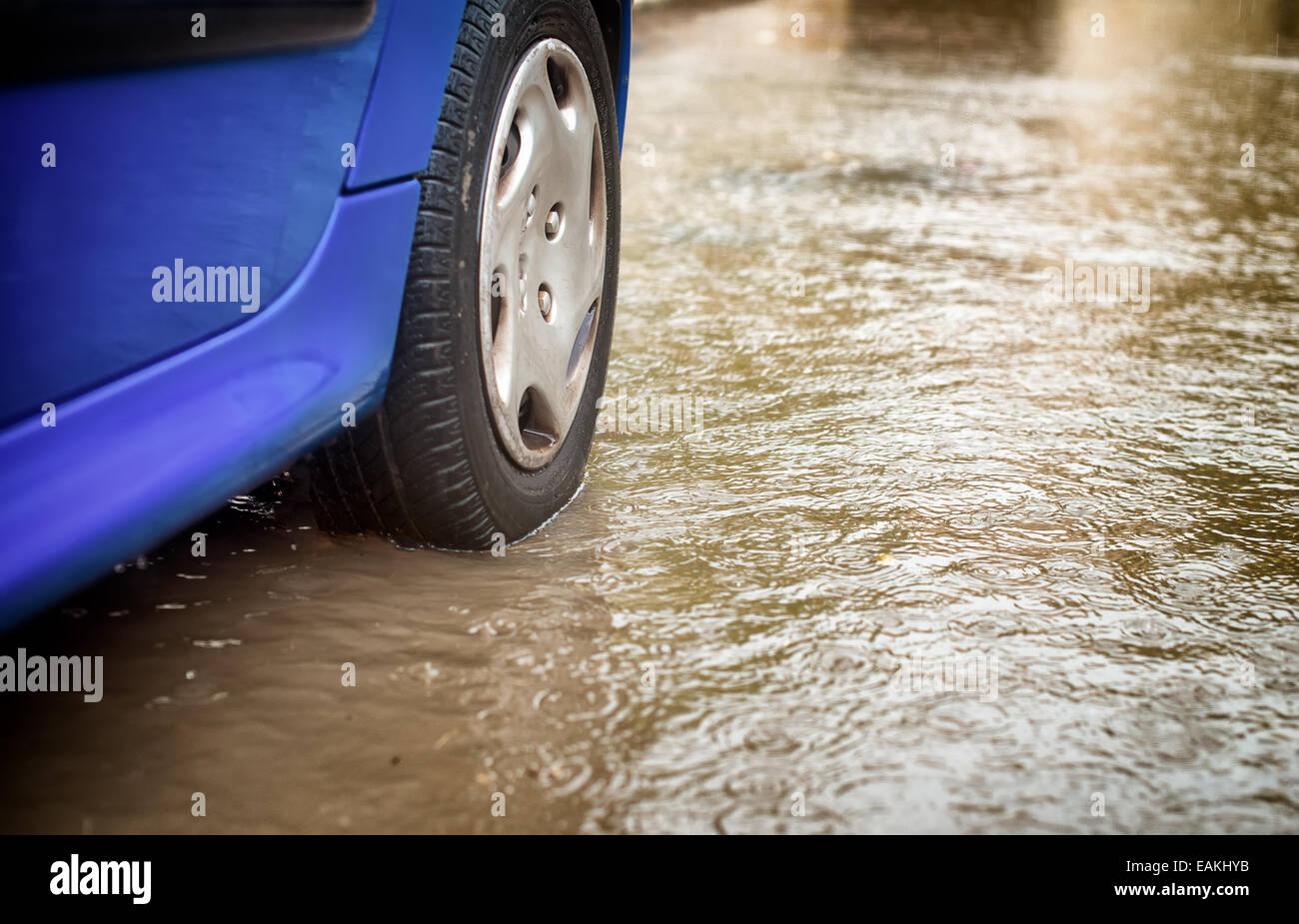 Urban street during heavy rain hi-res stock photography and images - Alamy