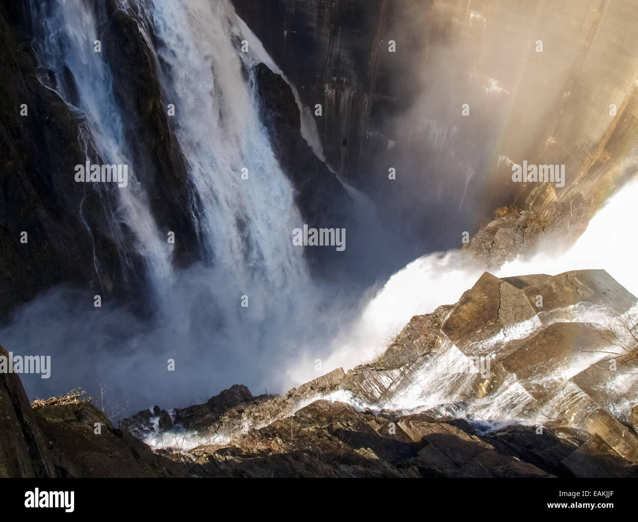 Dam of Contra Verzasca Ticino, Switzerland: spectacular waterfalls from ...