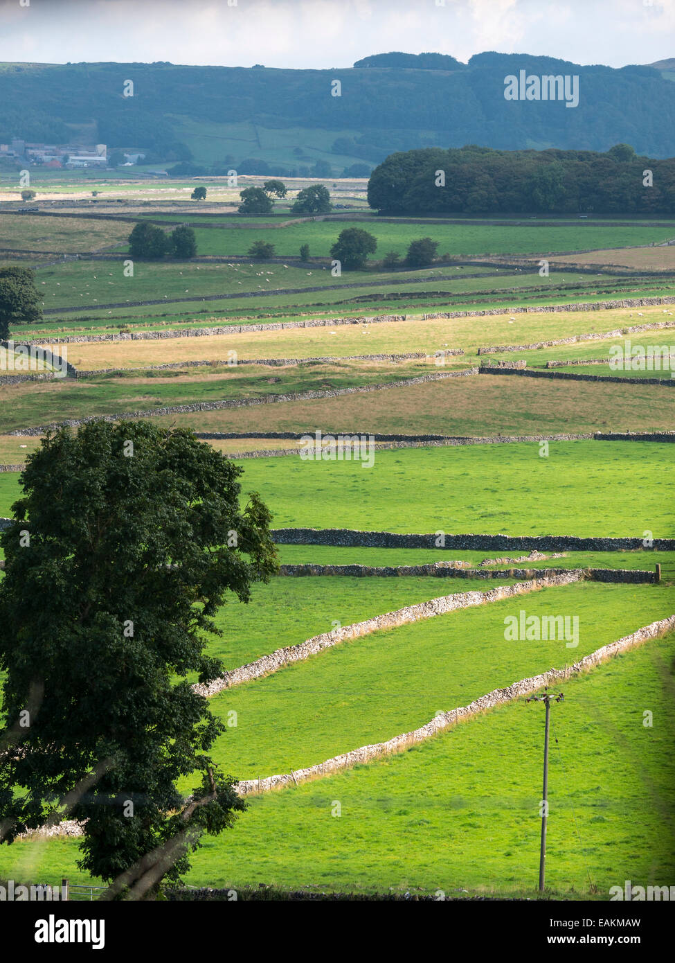 landscape near tideswell,derbyshire peak district Stock Photo - Alamy