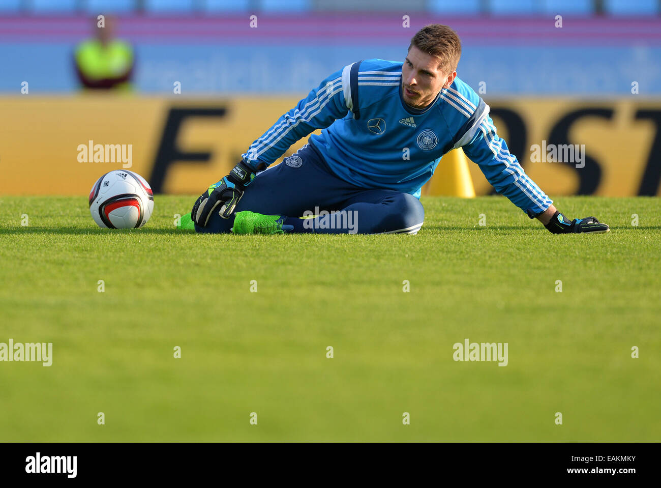 Vigo, Spain. 17th Nov, 2014. Germany's goalkeeper Ron-Robert Zieler ...