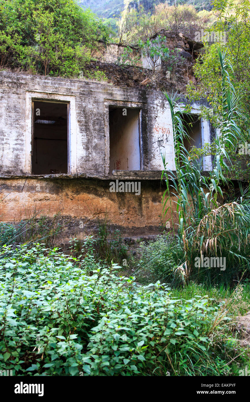 Run down hotel spain hi-res stock photography and images - Alamy