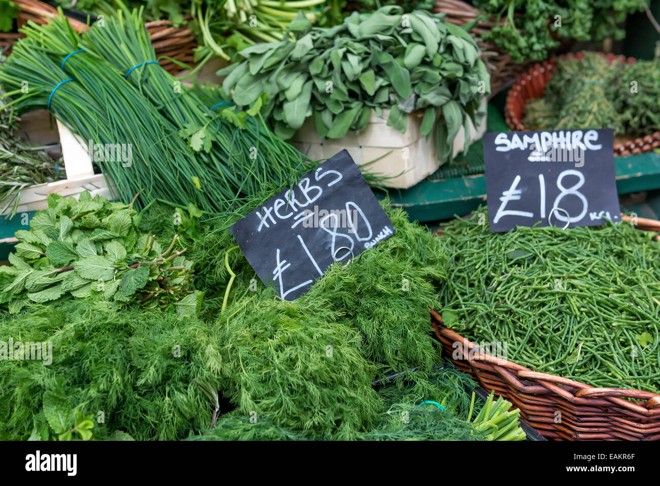 Green herbs stall hi-res stock photography and images - Alamy