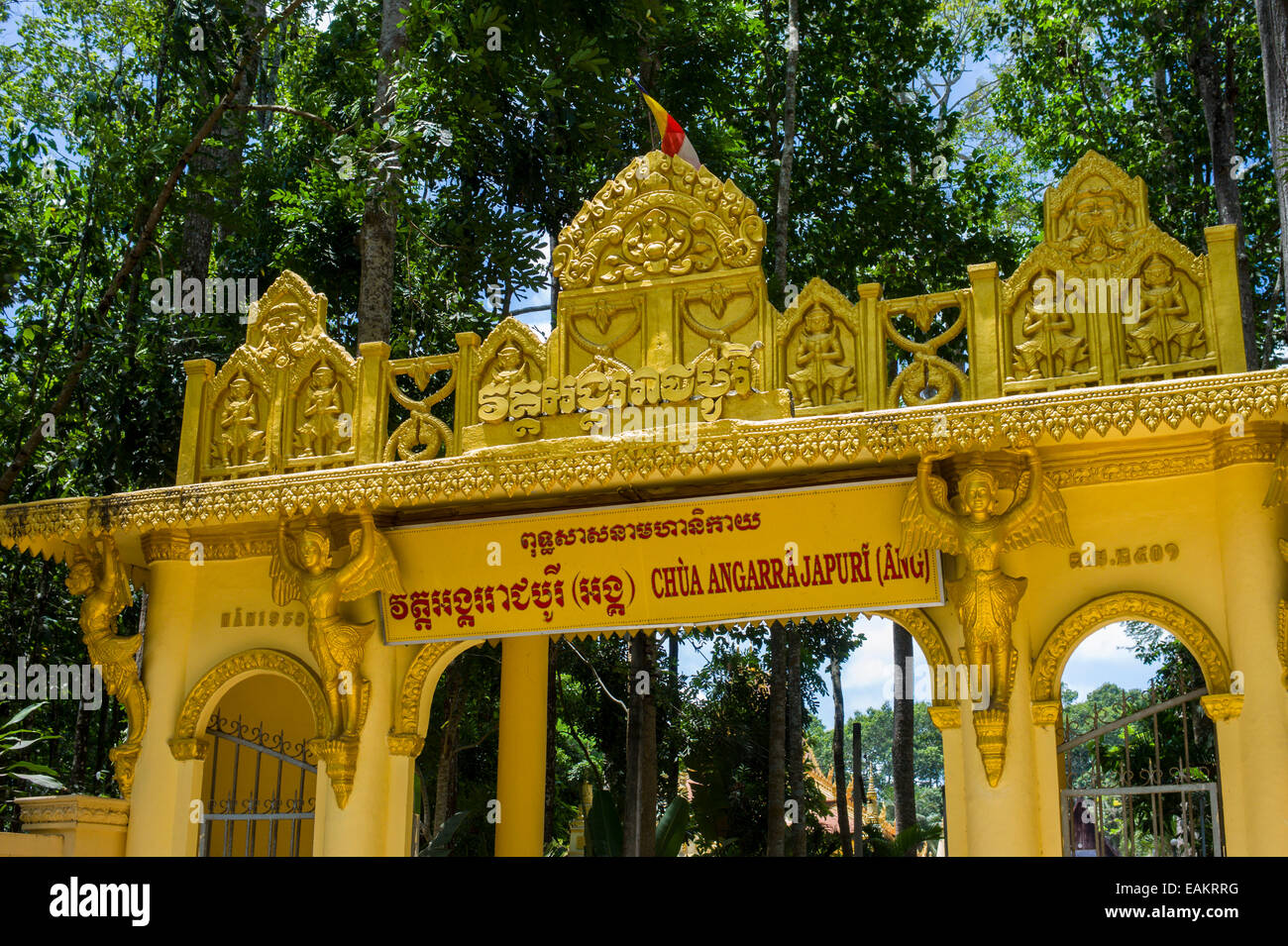 Angkorajabore Khmer Wat Ang ancient gate to temple of Khmer Theravada ...