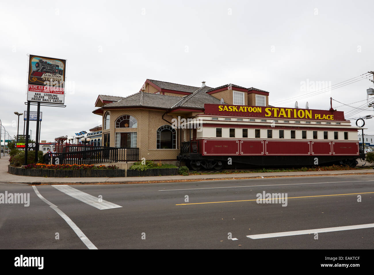 Station place hi-res stock photography and images - Alamy