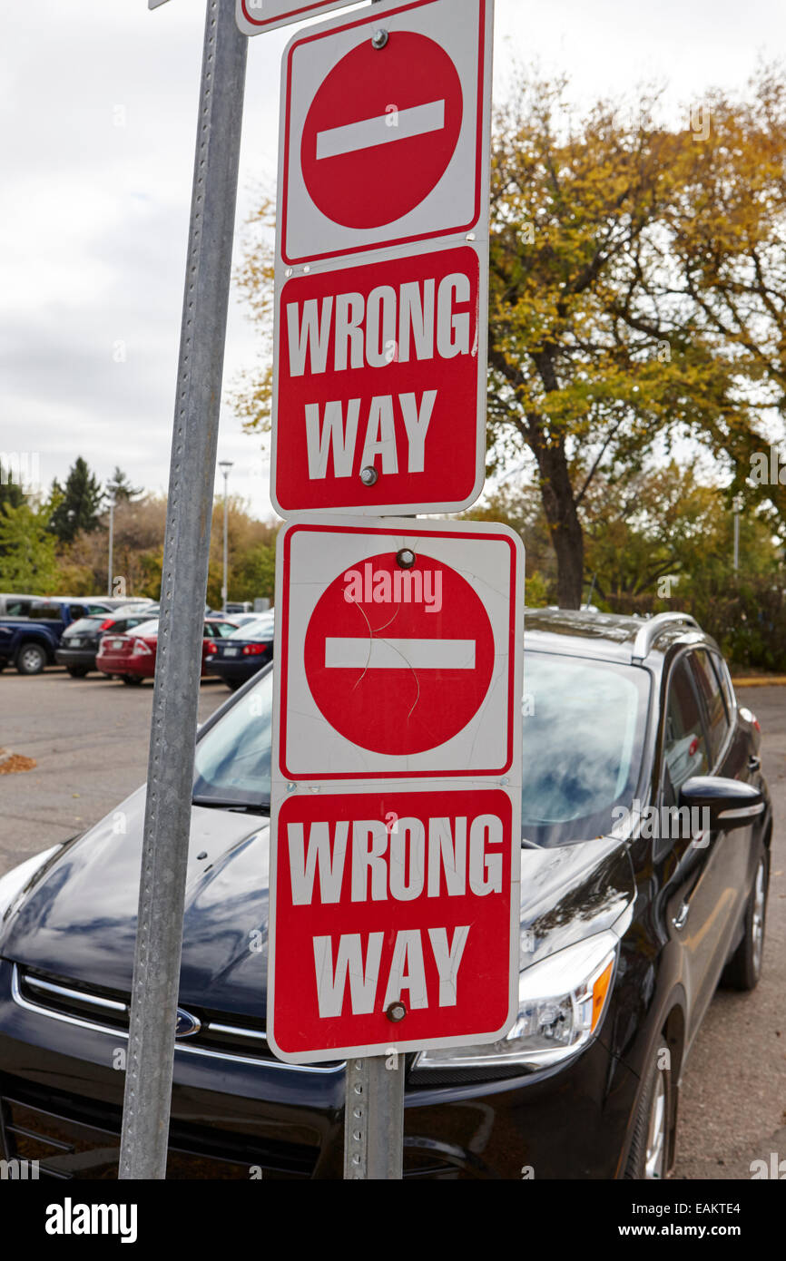 No entry warning signs hi-res stock photography and images - Alamy