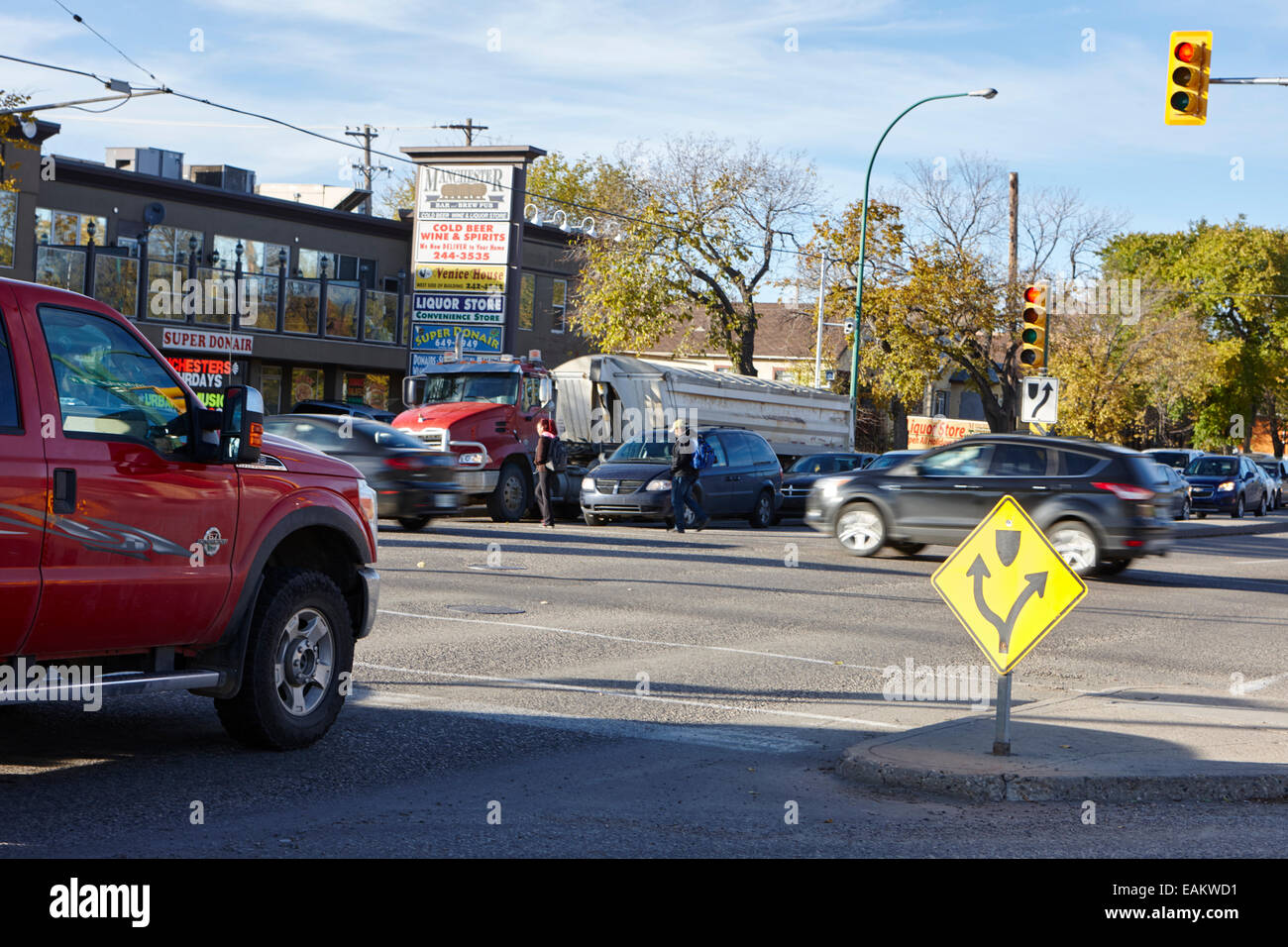 Car stopped at intersection hi-res stock photography and images - Alamy