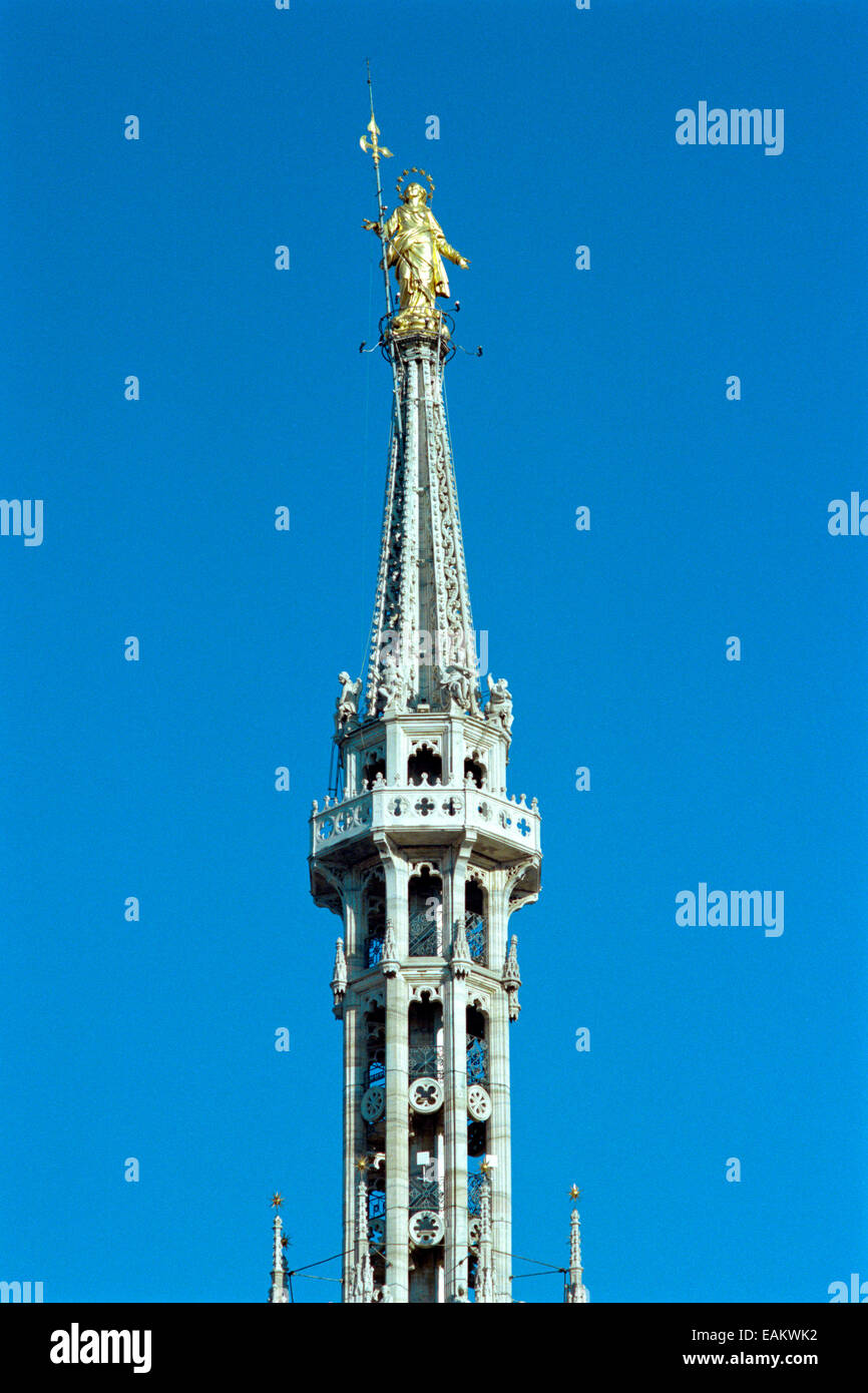 Madonnina milano hi-res stock photography and images - Alamy