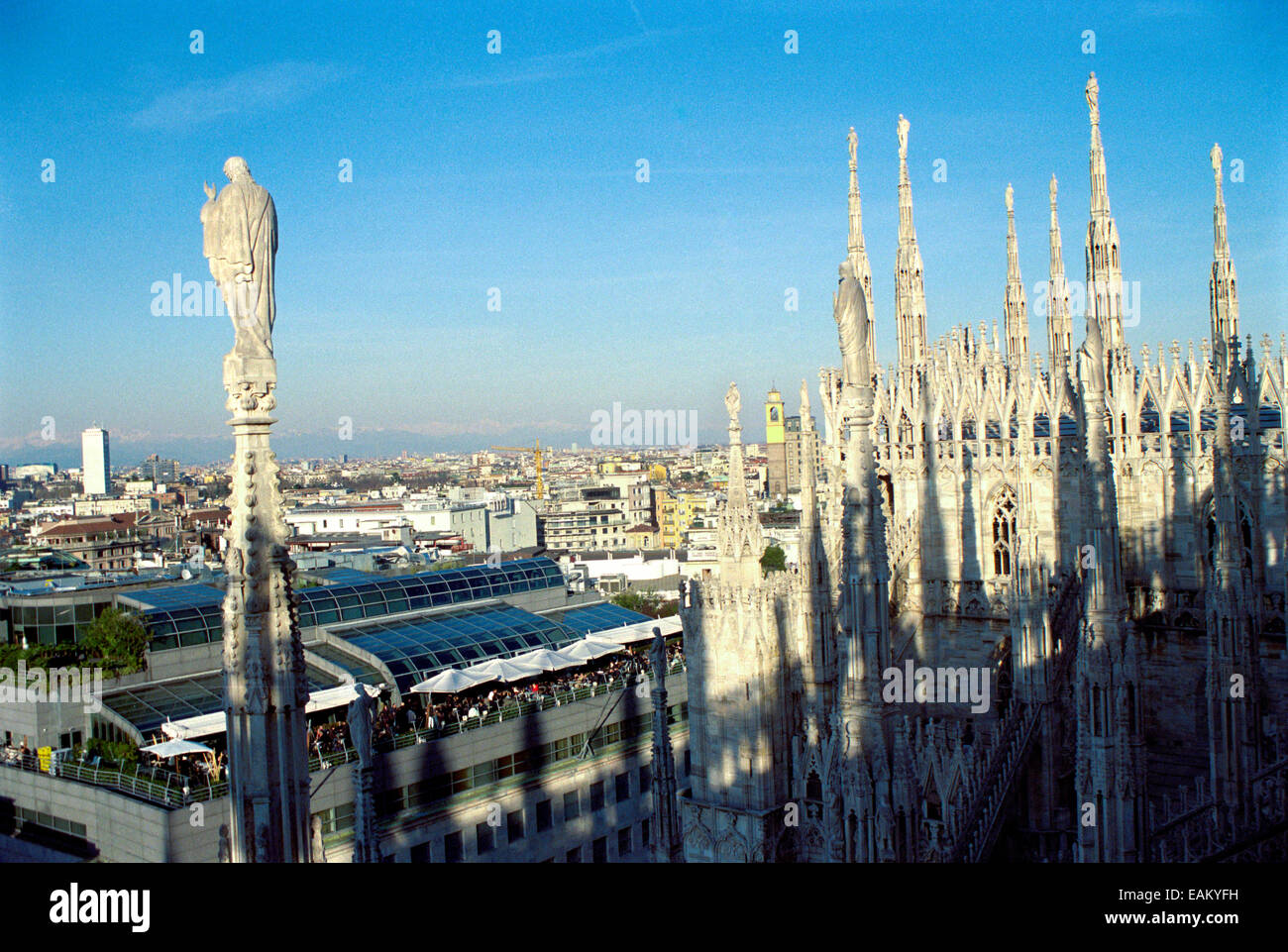 Duomo milan roof hi-res stock photography and images - Alamy