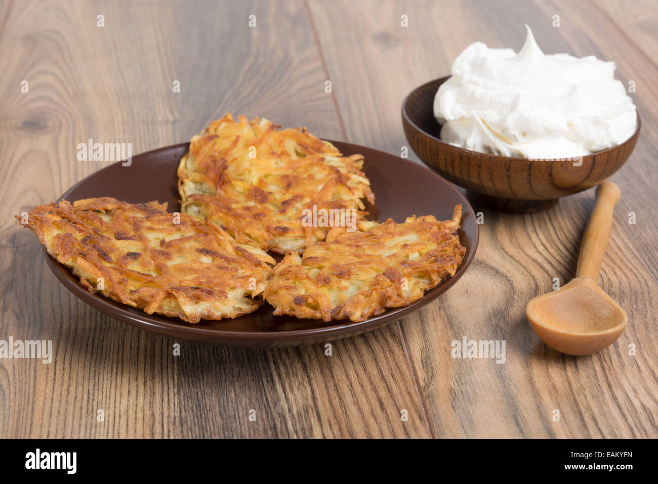 potato pancakes - draniki - with sour cream - the national dish of ...