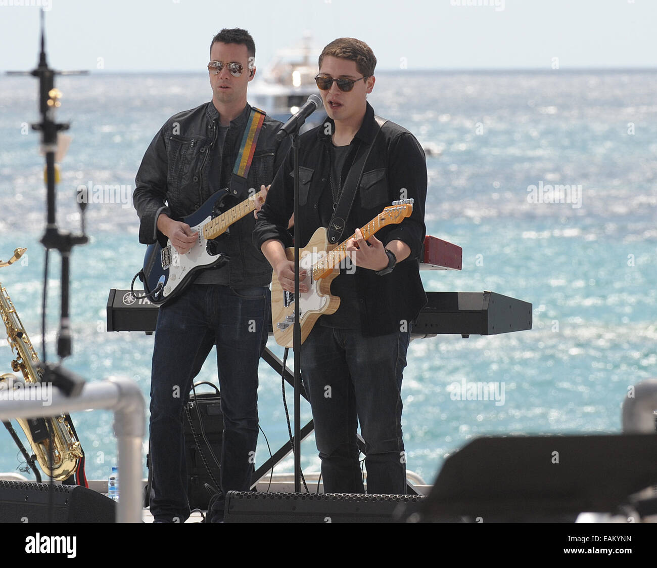 Cris Cab Rehearsing for the Grand Journal TV Show Featuring: Cris Cab ...