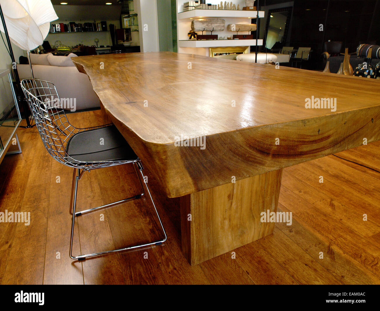 Wood table and chair hi-res stock photography and images - Alamy