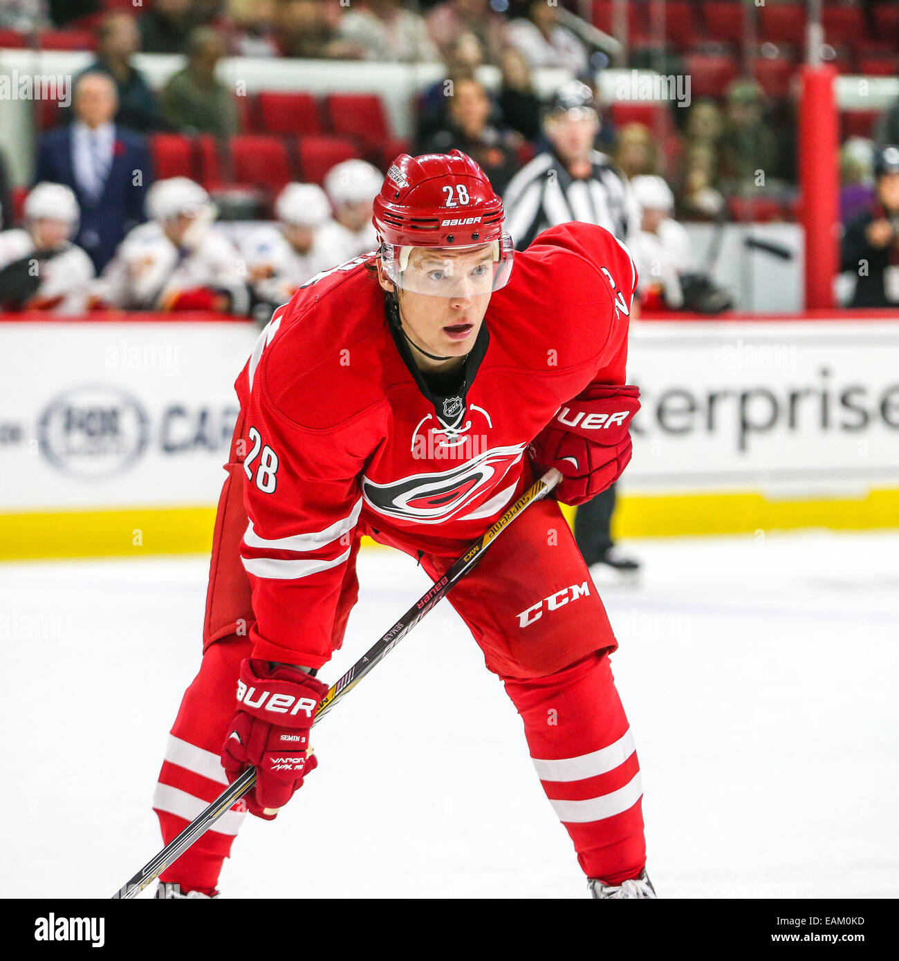 Raleigh, North Carolina, USA. 10th Nov, 2014. Carolina Hurricanes right ...