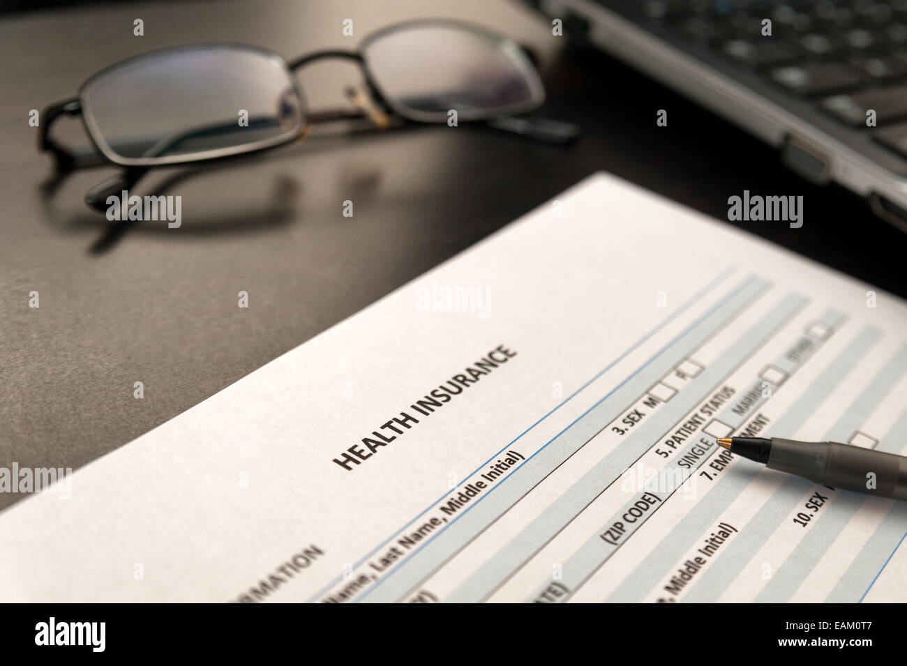 Table form system hi-res stock photography and images - Alamy