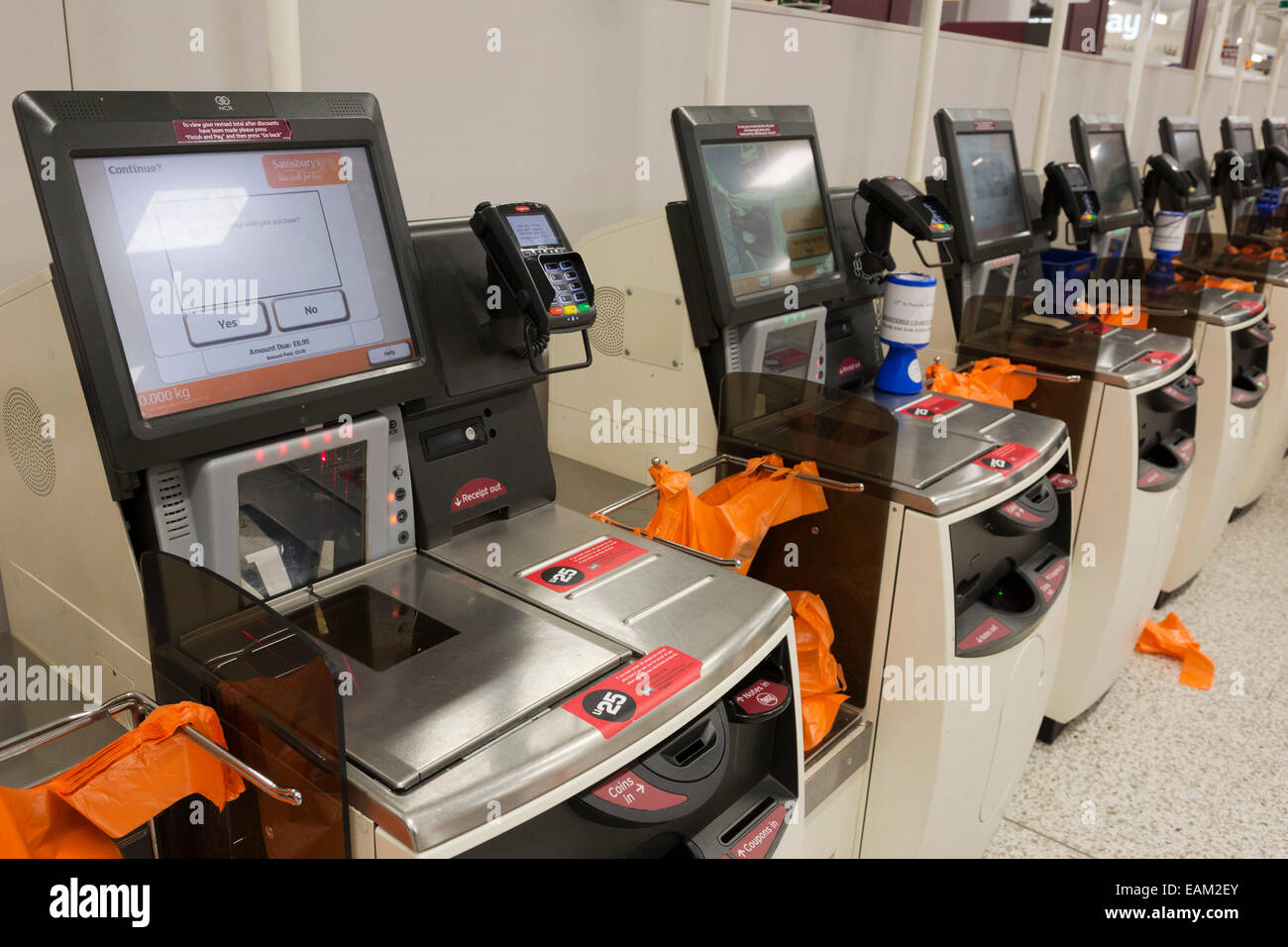Self Service Checkout Stock Photos & Self Service Checkout Stock Images ...