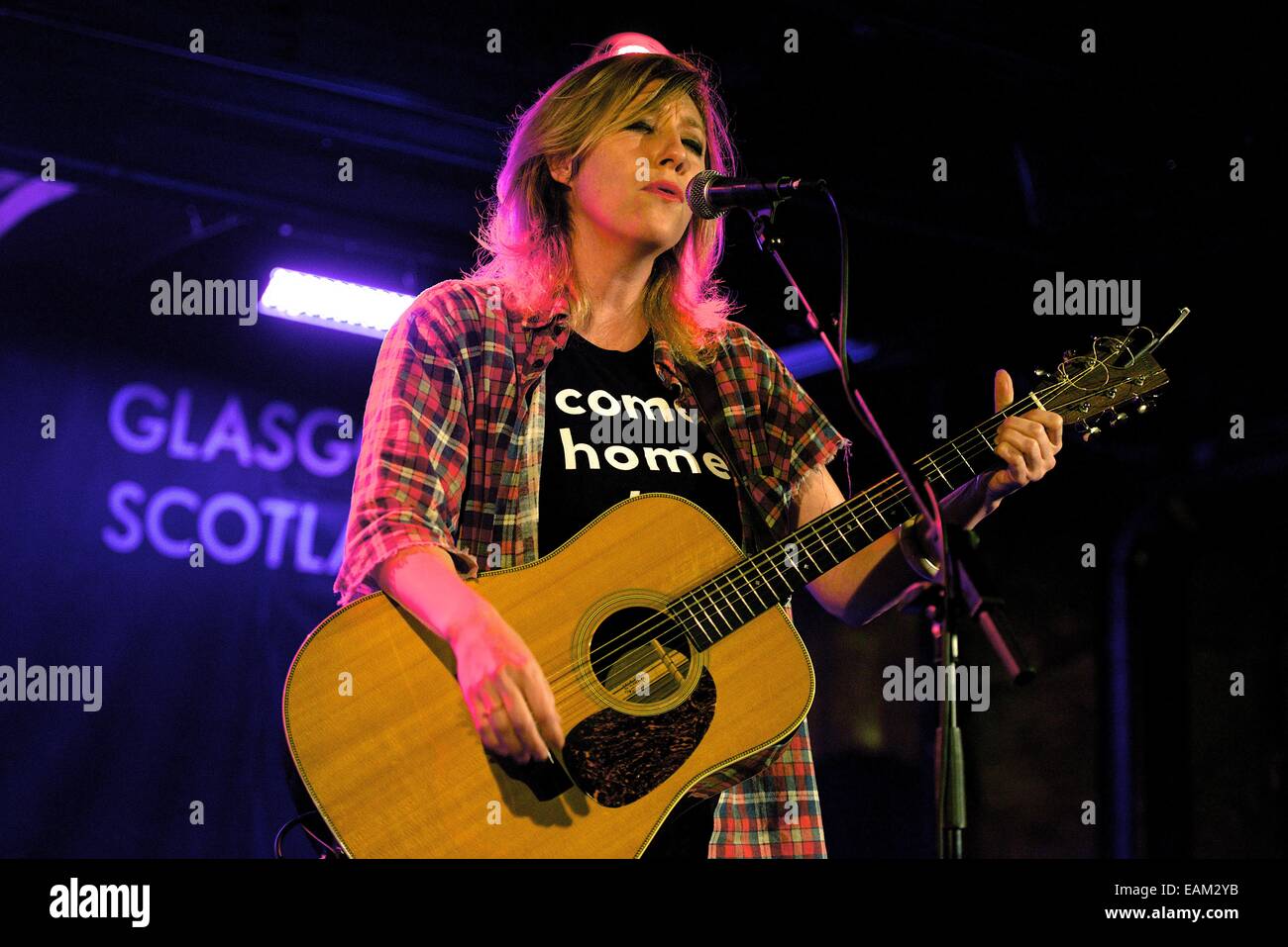 Martha wainwright in concert hi-res stock photography and images - Alamy