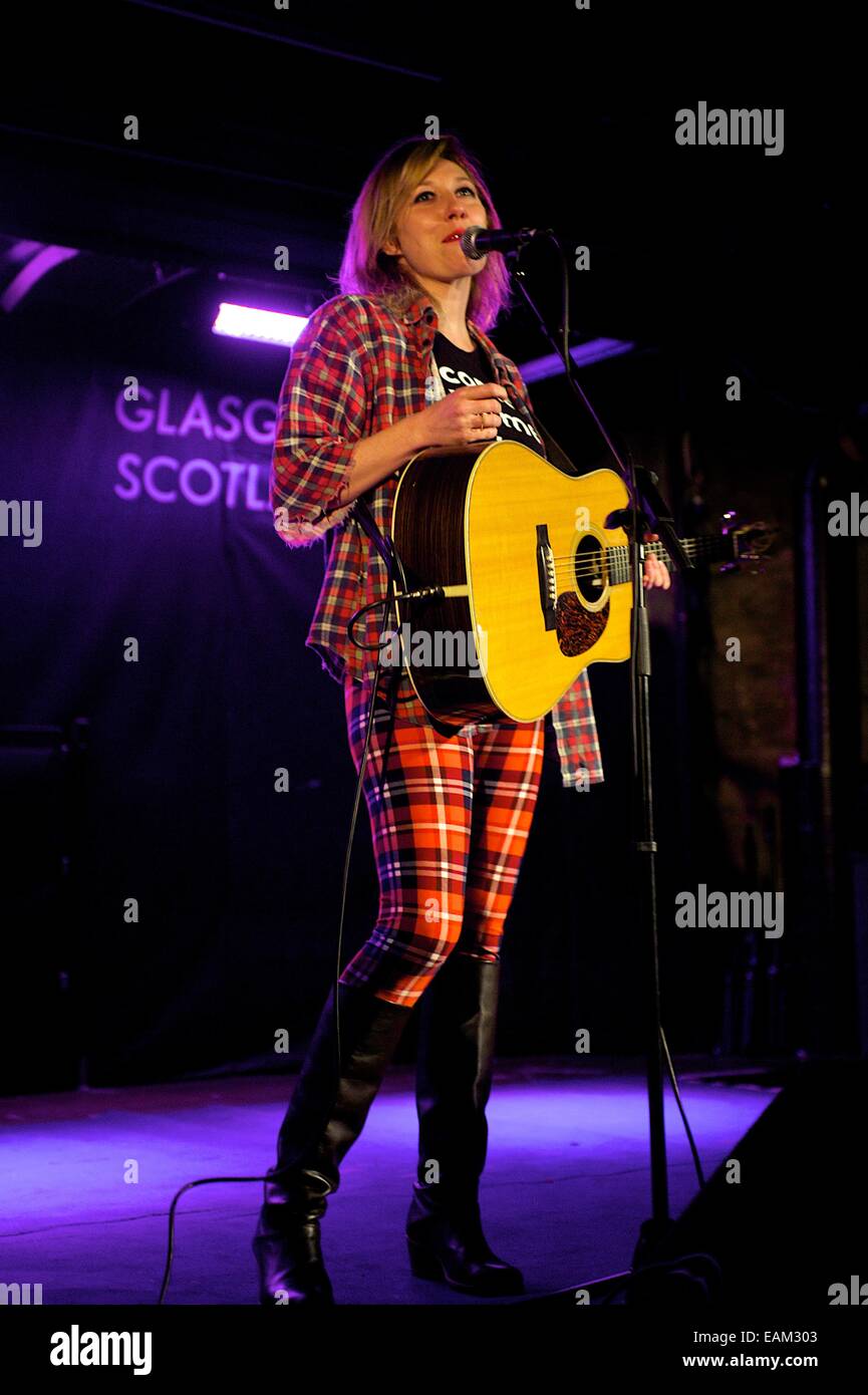Martha wainwright in concert hi-res stock photography and images - Alamy