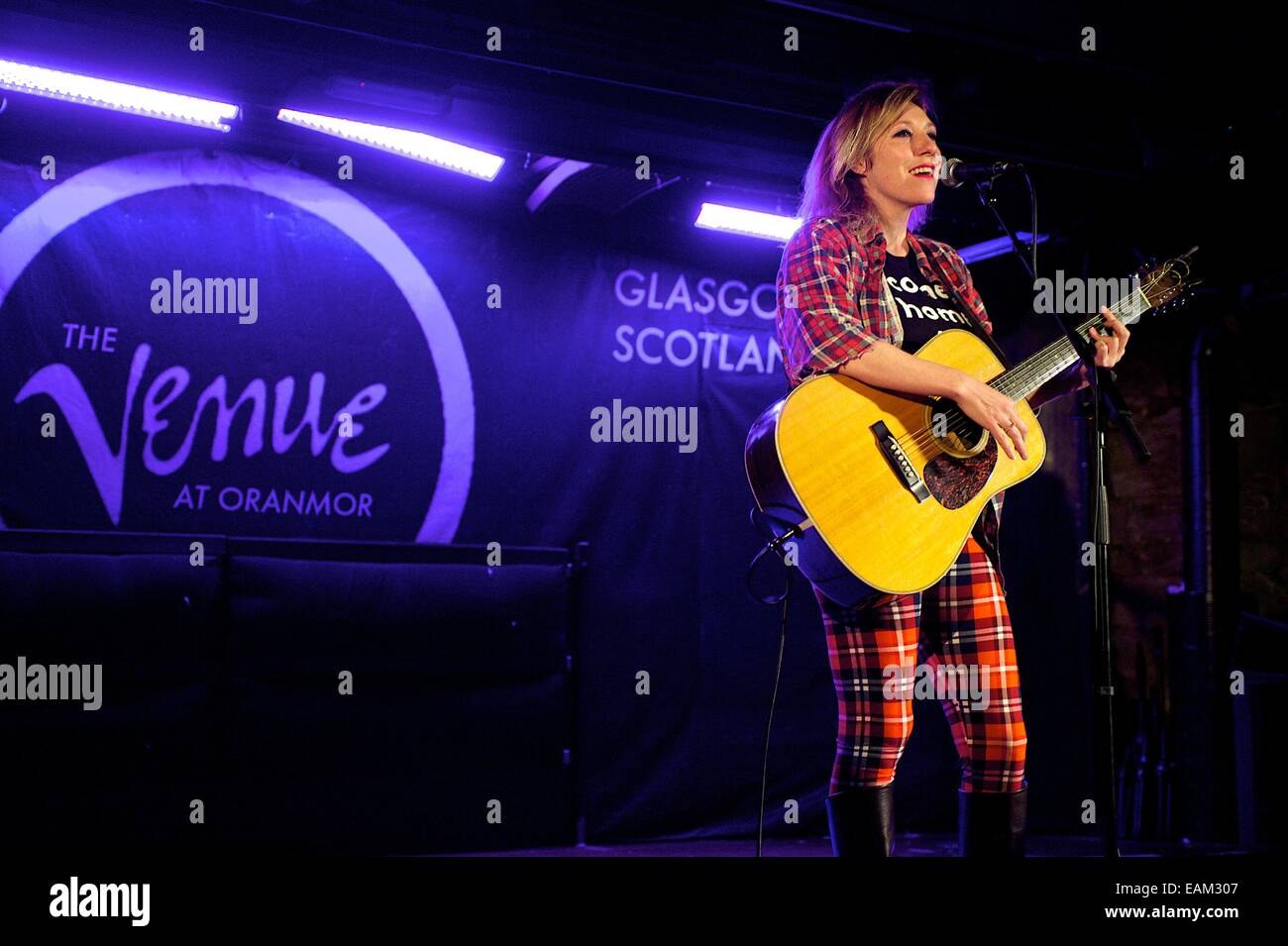 Martha wainwright in concert hi-res stock photography and images - Alamy