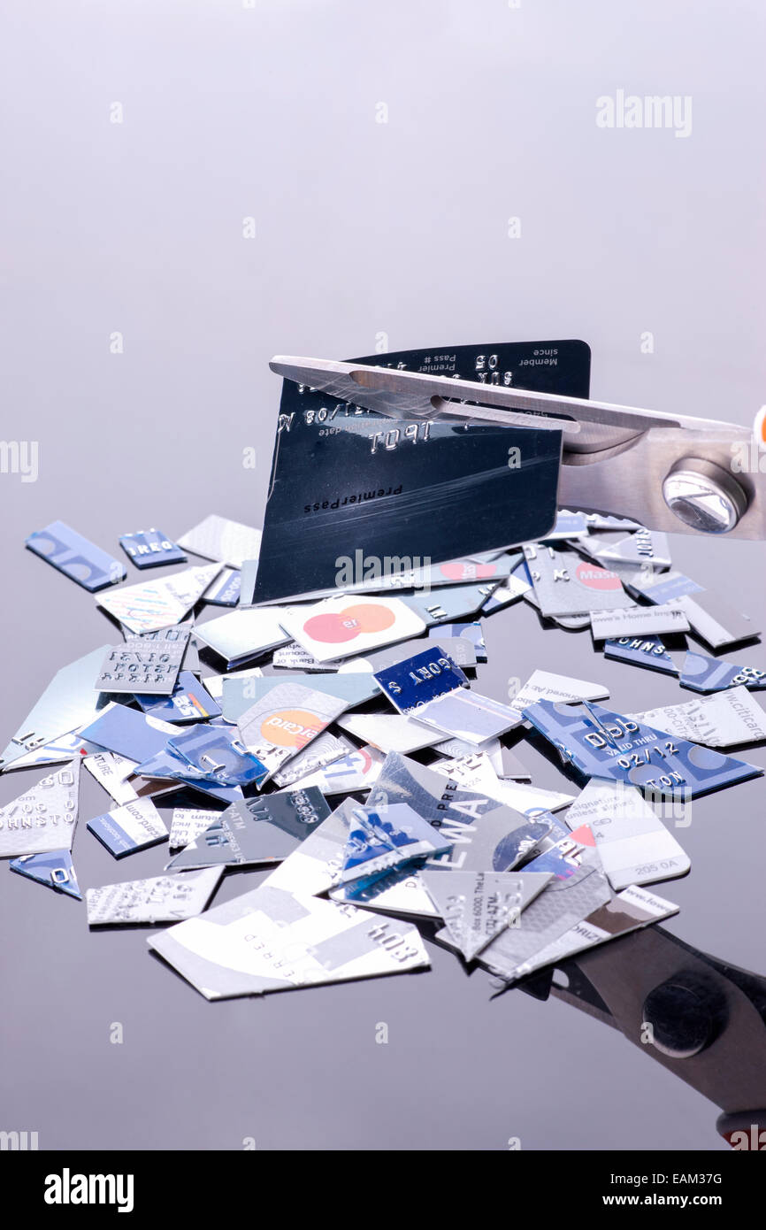 Cutting up credit card scissors hi-res stock photography and images - Alamy