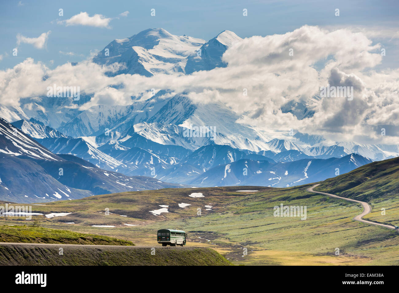 Tour bus on denali park hi-res stock photography and images - Alamy