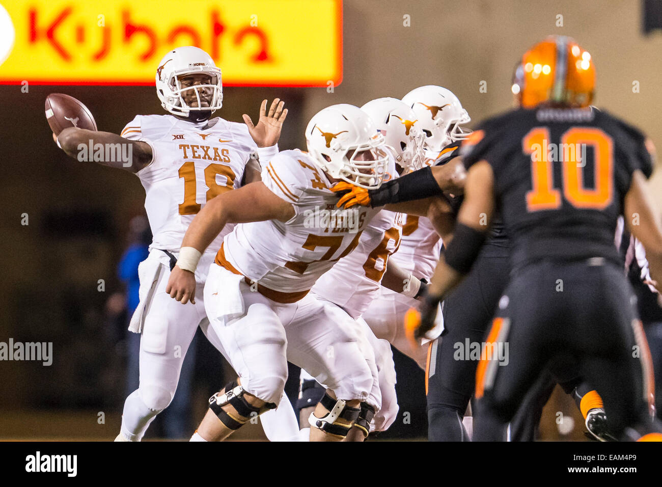 November 15, 2104: Texas Longhorns quarterback Tyrone Swoopes (18 ...