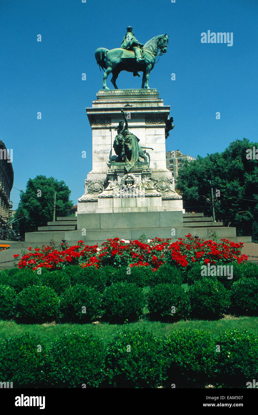 Garibaldi statue in milan italy hi-res stock photography and images - Alamy