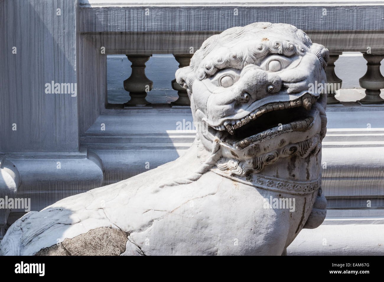 Chinese temple dog hi-res stock photography and images - Alamy