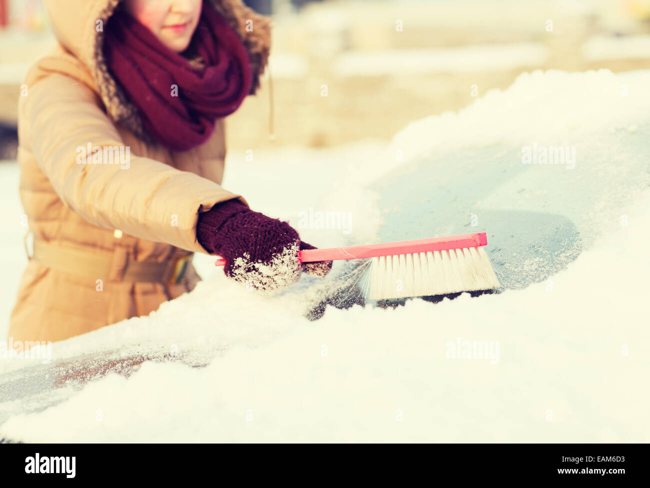 Female hand cleaning car hi-res stock photography and images - Alamy