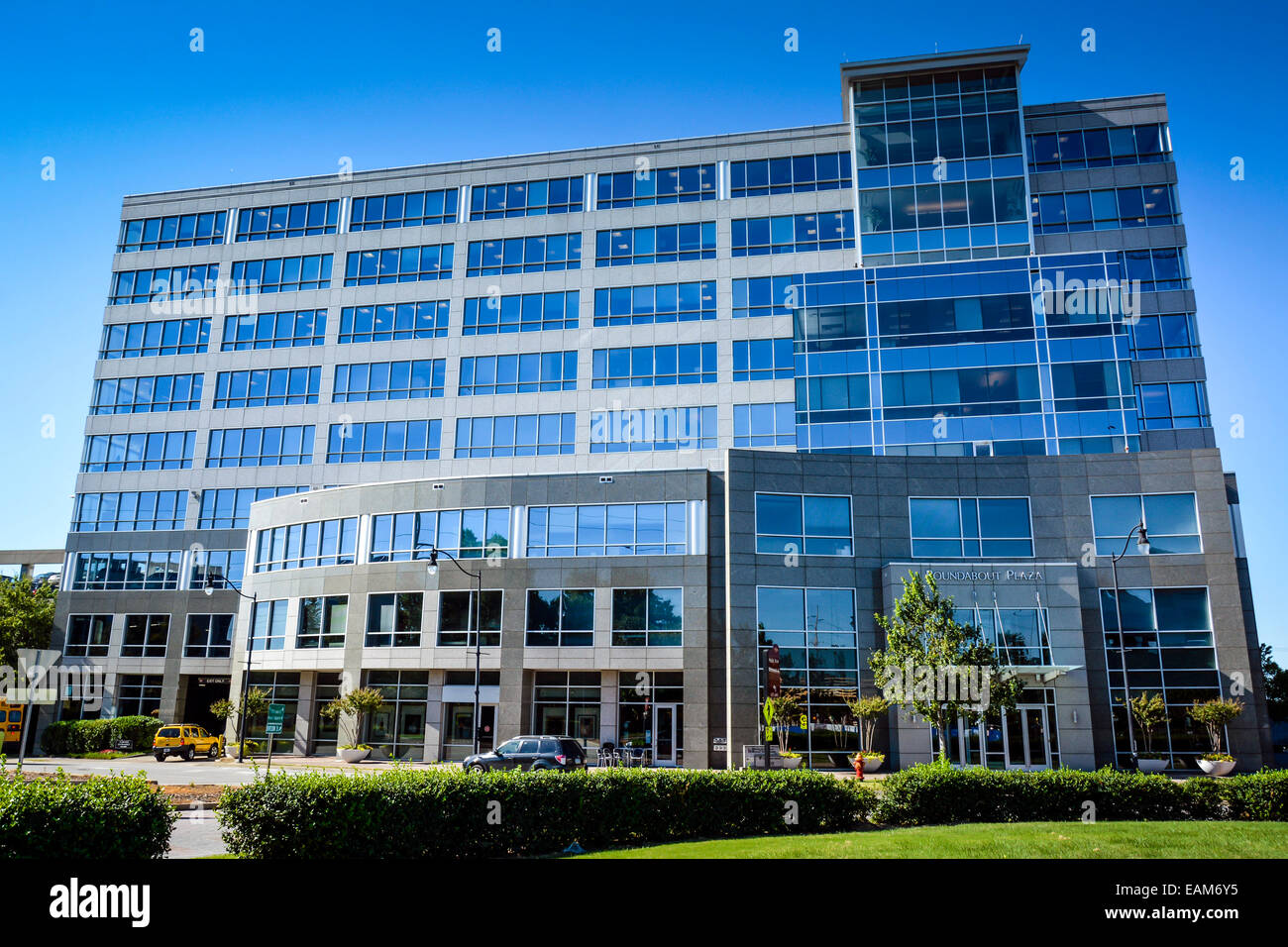 Retail row building hi-res stock photography and images - Alamy