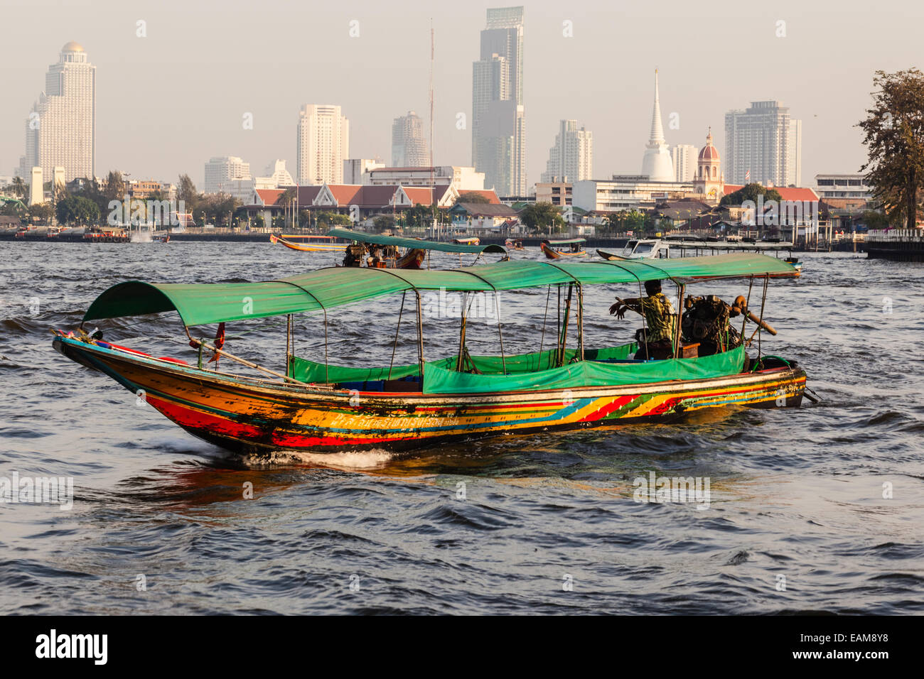 Longtail speedboat chao river bangkok hi-res stock photography and ...