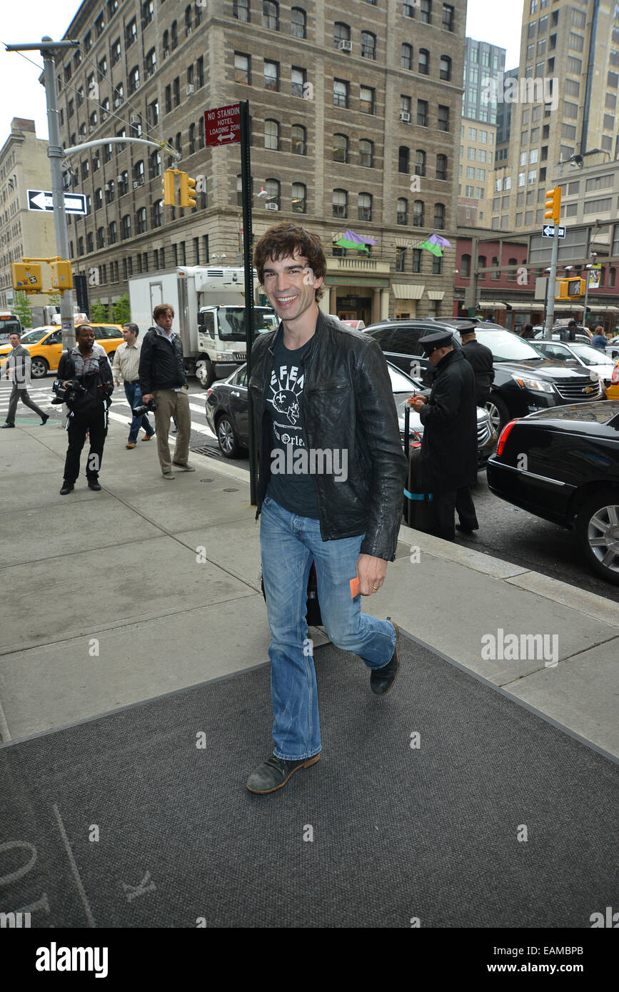 New York Candids Featuring: Chris Gorham Where: Manhattan, New York ...