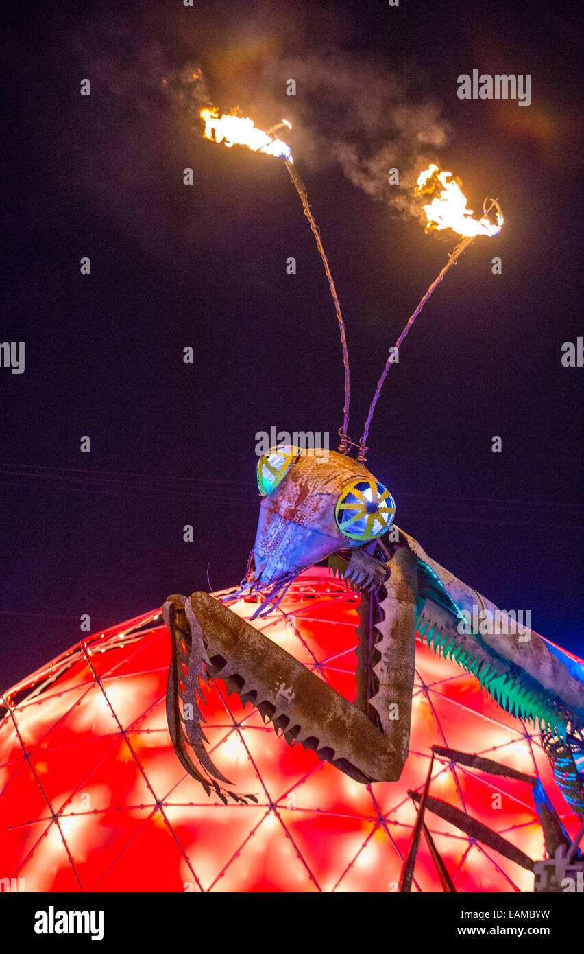 The Giant Praying Mantis Sculpture in front of Container park in ...