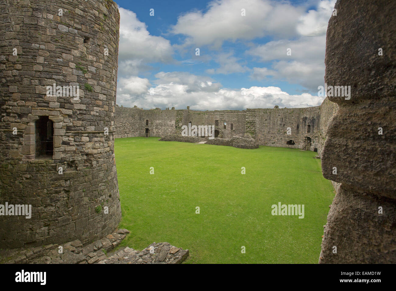 Stone castle interior hi-res stock photography and images - Alamy