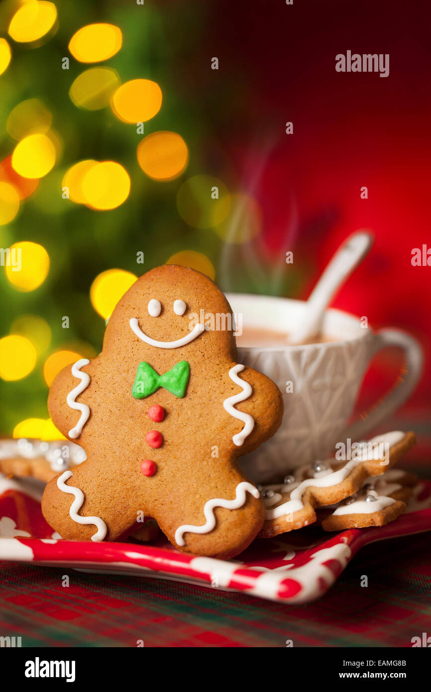 Gingerbread man cokiie and hot drink Stock Photo - Alamy