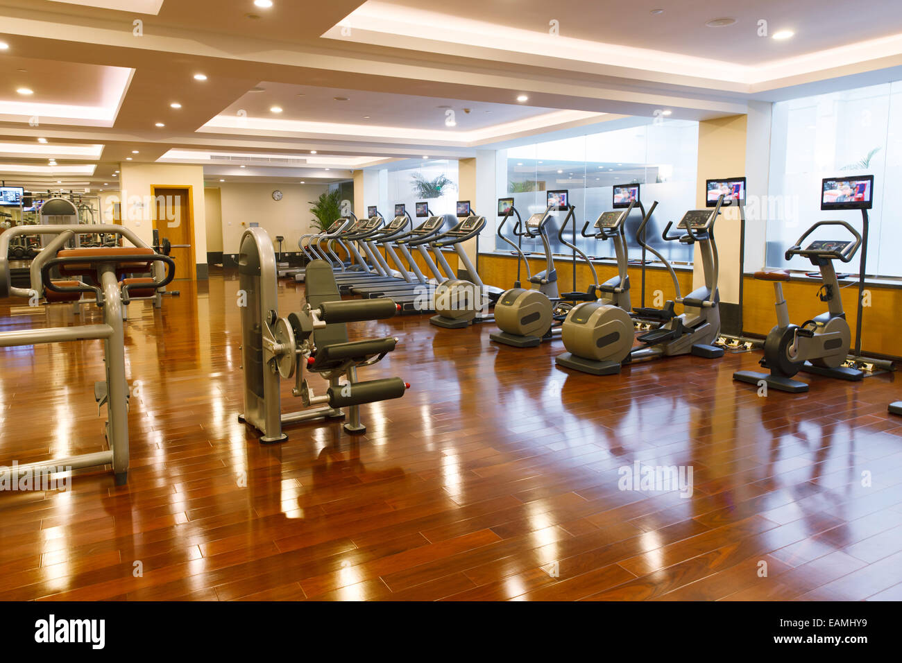 Gym environment hi-res stock photography and images - Alamy