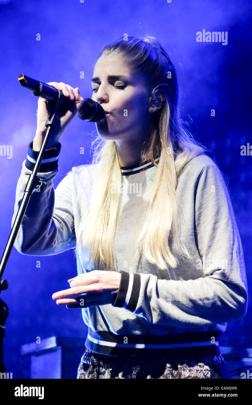 Hannah reid singer hi-res stock photography and images - Alamy