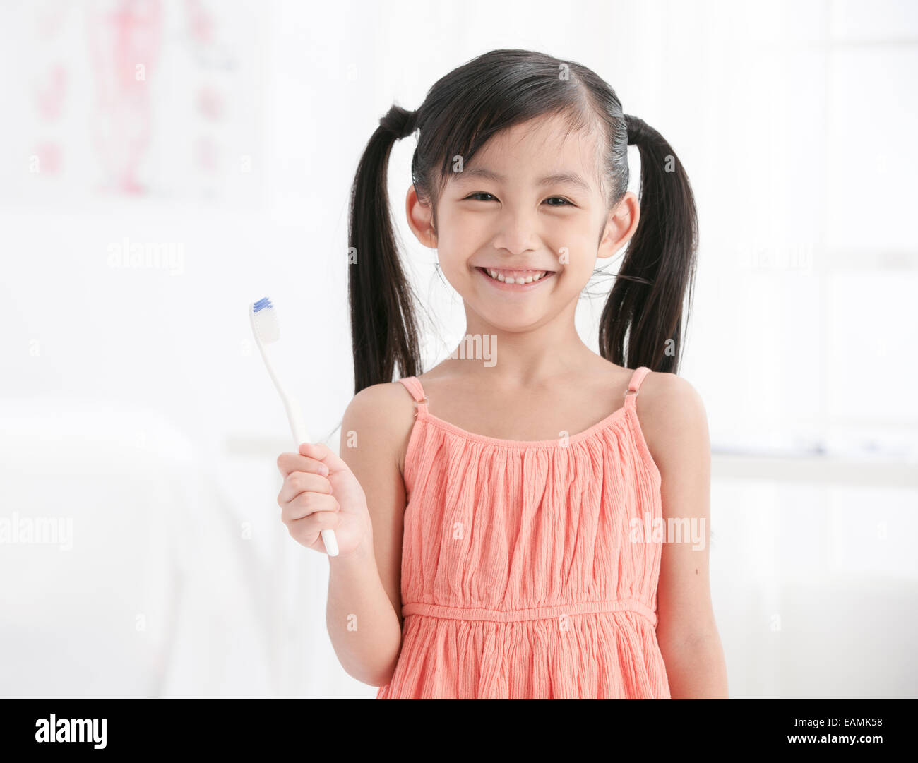 Children toothbrush hi-res stock photography and images - Alamy