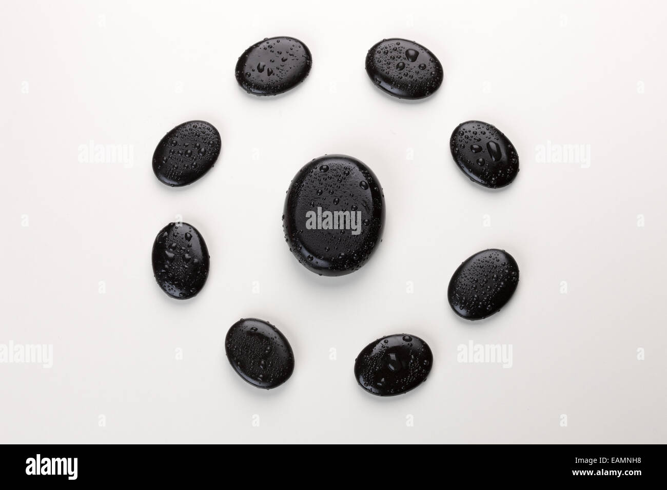 Medium pebbles hi-res stock photography and images - Alamy