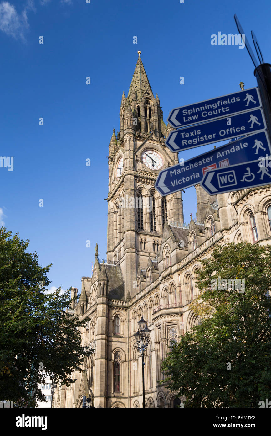 Signpost manchester hi-res stock photography and images - Alamy