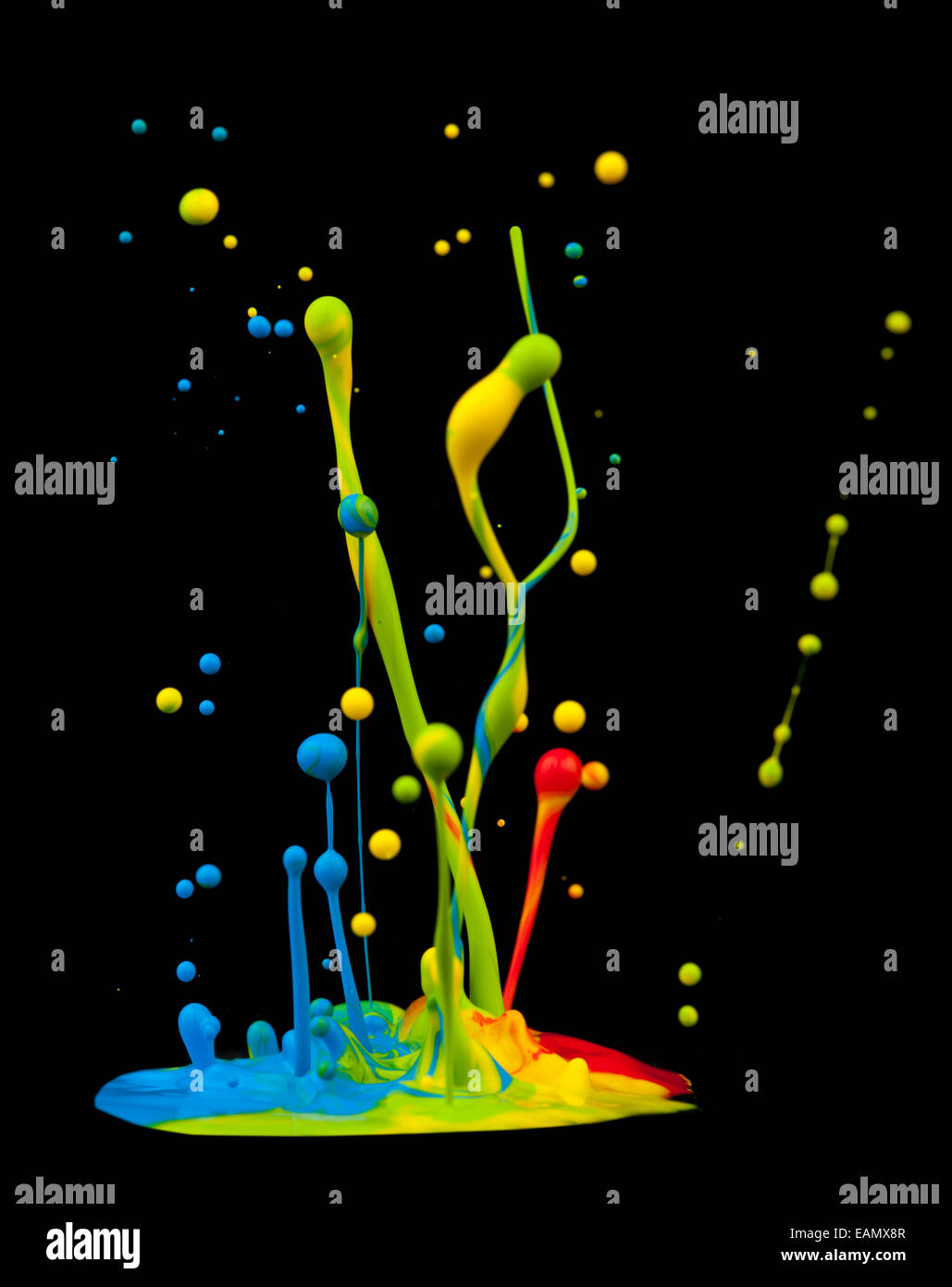 Black colour splash hi-res stock photography and images - Alamy