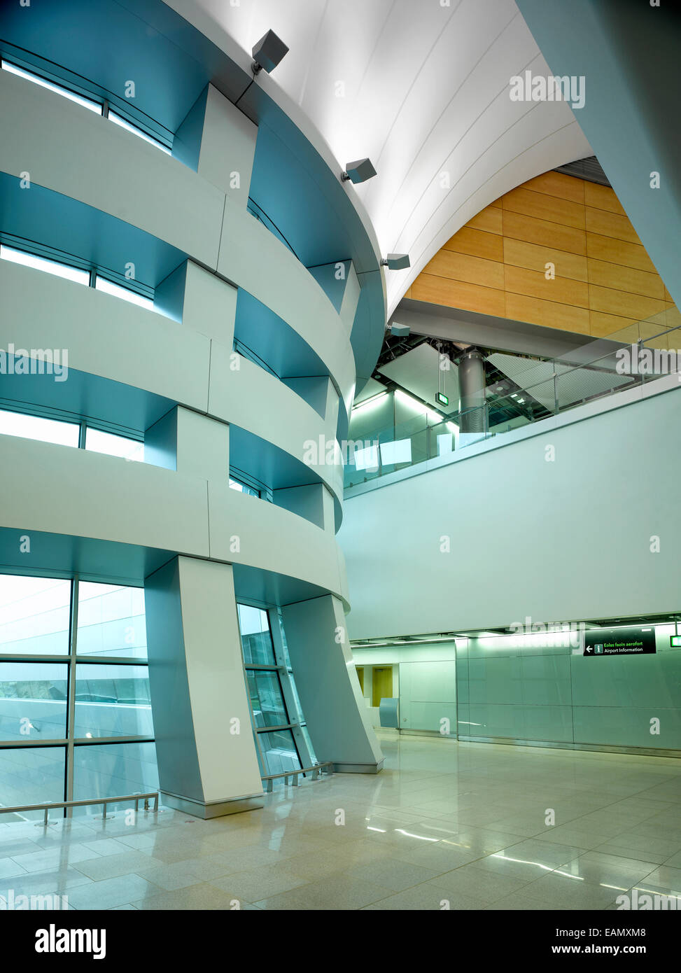 Inside dublin airport hi-res stock photography and images - Alamy