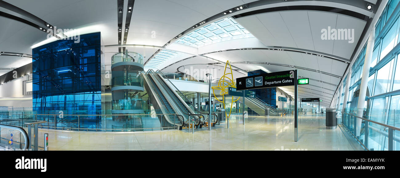 Inside dublin airport hi-res stock photography and images - Alamy
