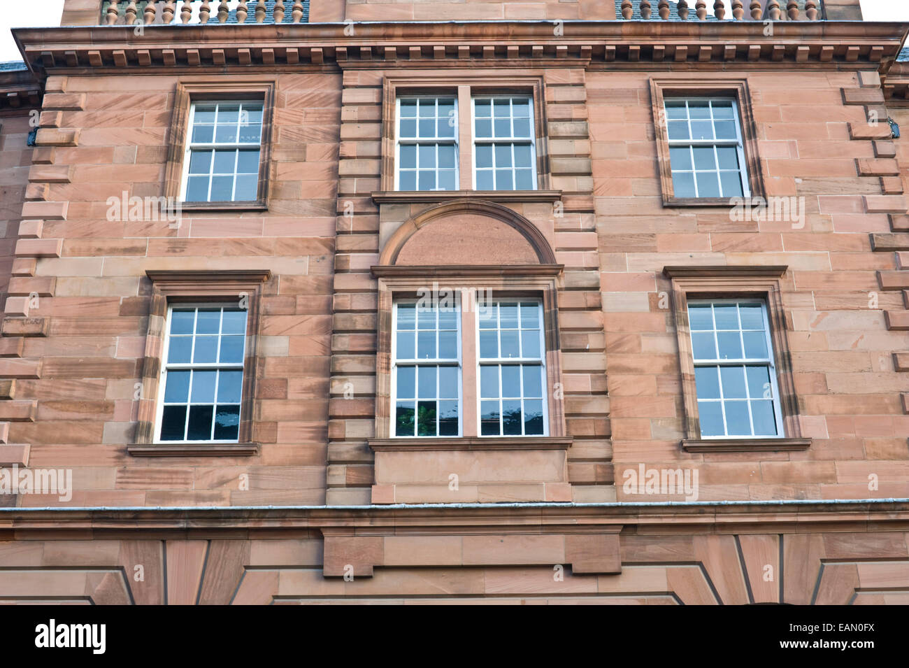 Windows on exterior of period building in city centre of Edinburgh ...