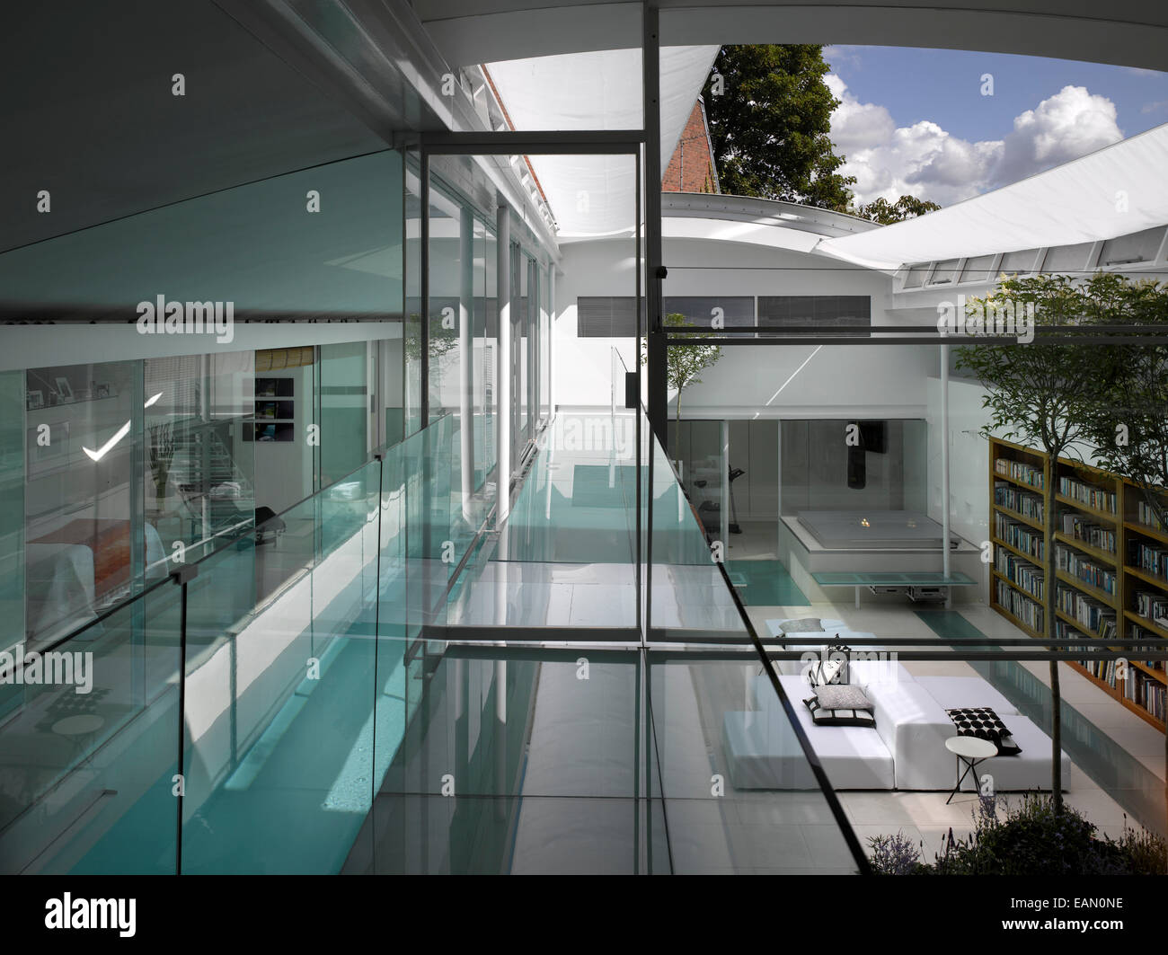 Contemporary living roof hi-res stock photography and images - Alamy