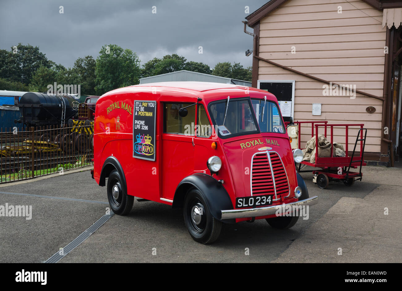 Royal mail morris J type van at Nene Valley Railway Stock Photo - Alamy